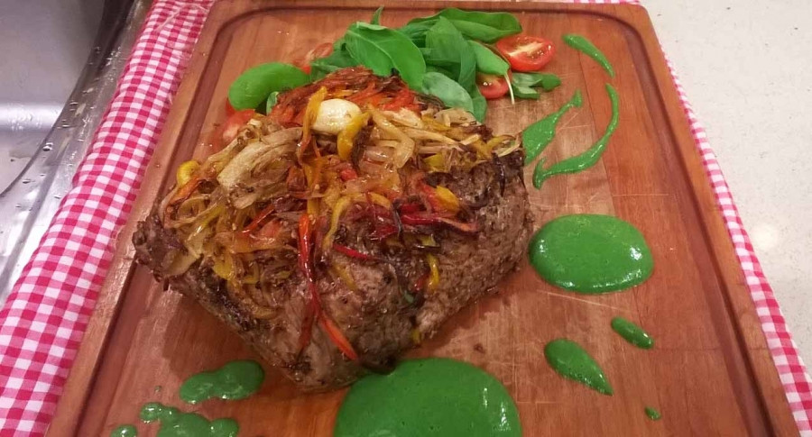 Bife de chorizo con mayonesa verde y vegetales salteados - Cocineros ...