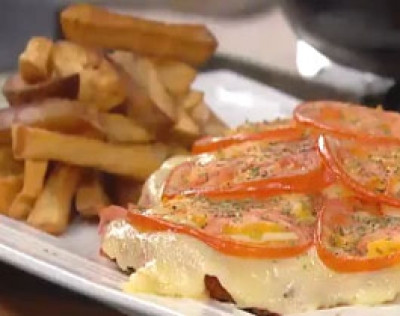 Milanesa napolitana con fritas - Cocineros Argentinos