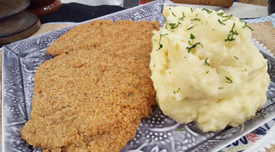 Milanesas de nalga con puré de papas - Cocineros Argentinos
