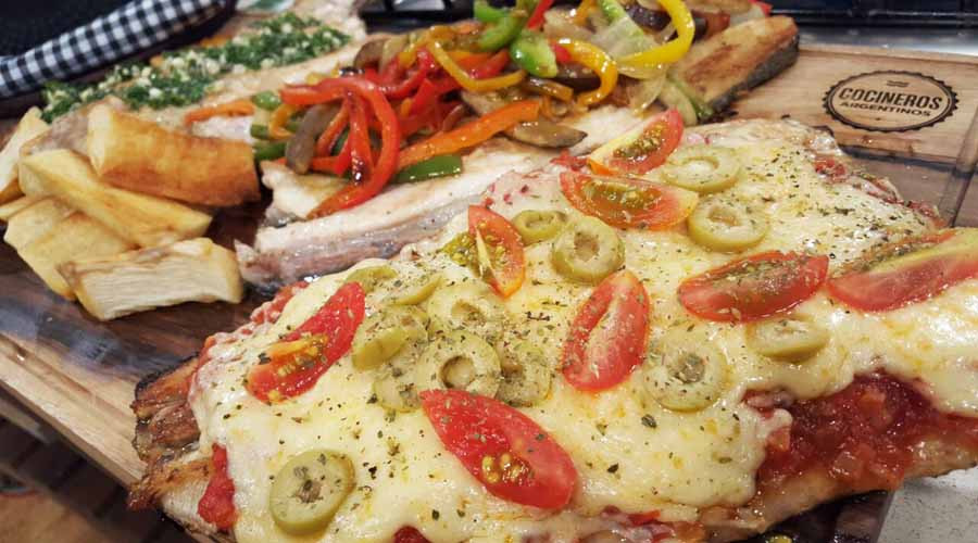 Pacú a la chapa con mandioca frita y puré de choclo - Cocineros Argentinos