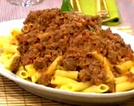 Penne rigatti con ragú al moscato - Cocineros Argentinos