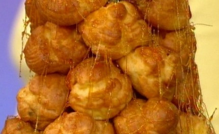 Pirámide de profiteroles - Cocineros Argentinos