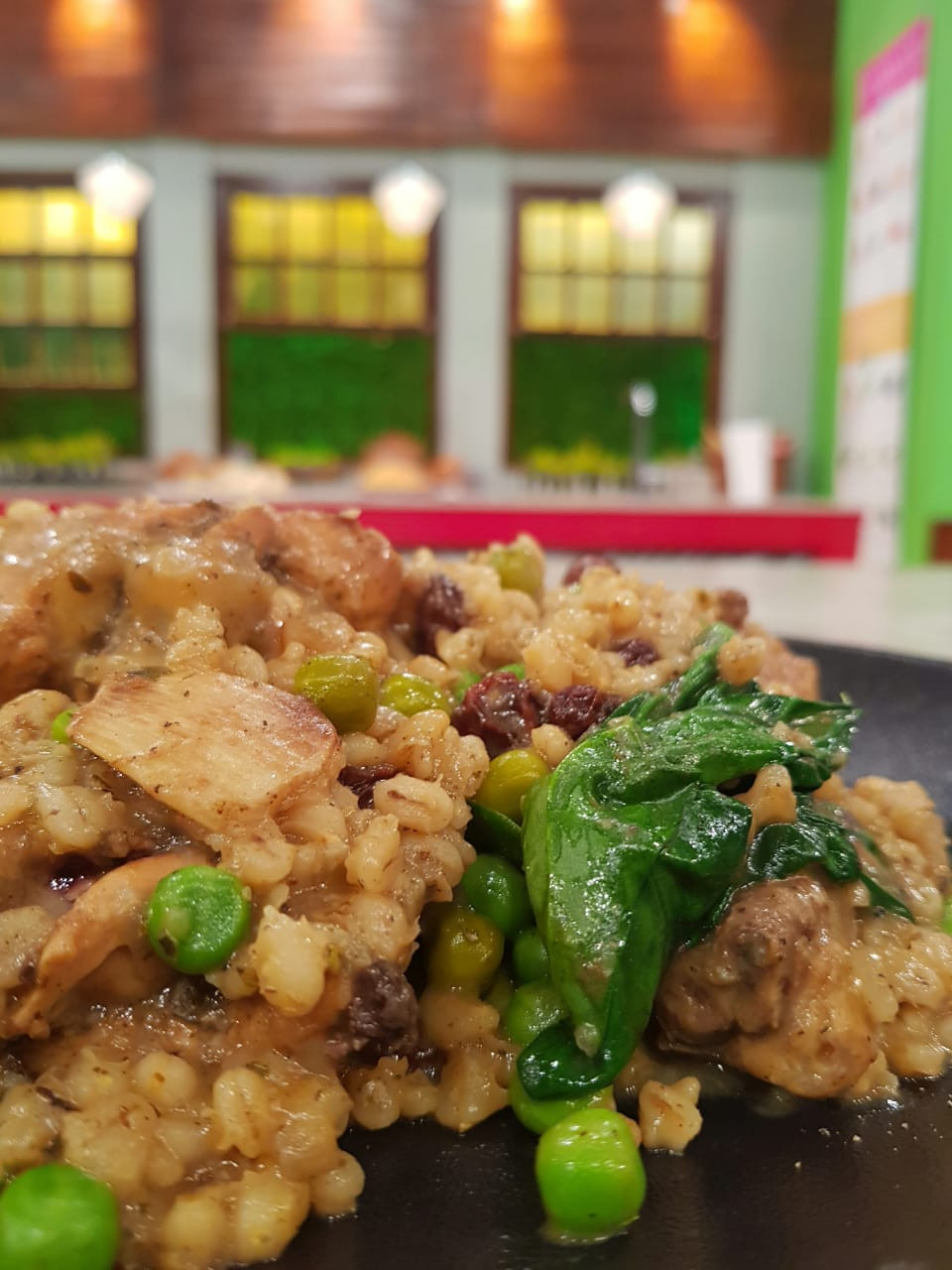 Pollo con cebada y coliflor - Cocineros Argentinos