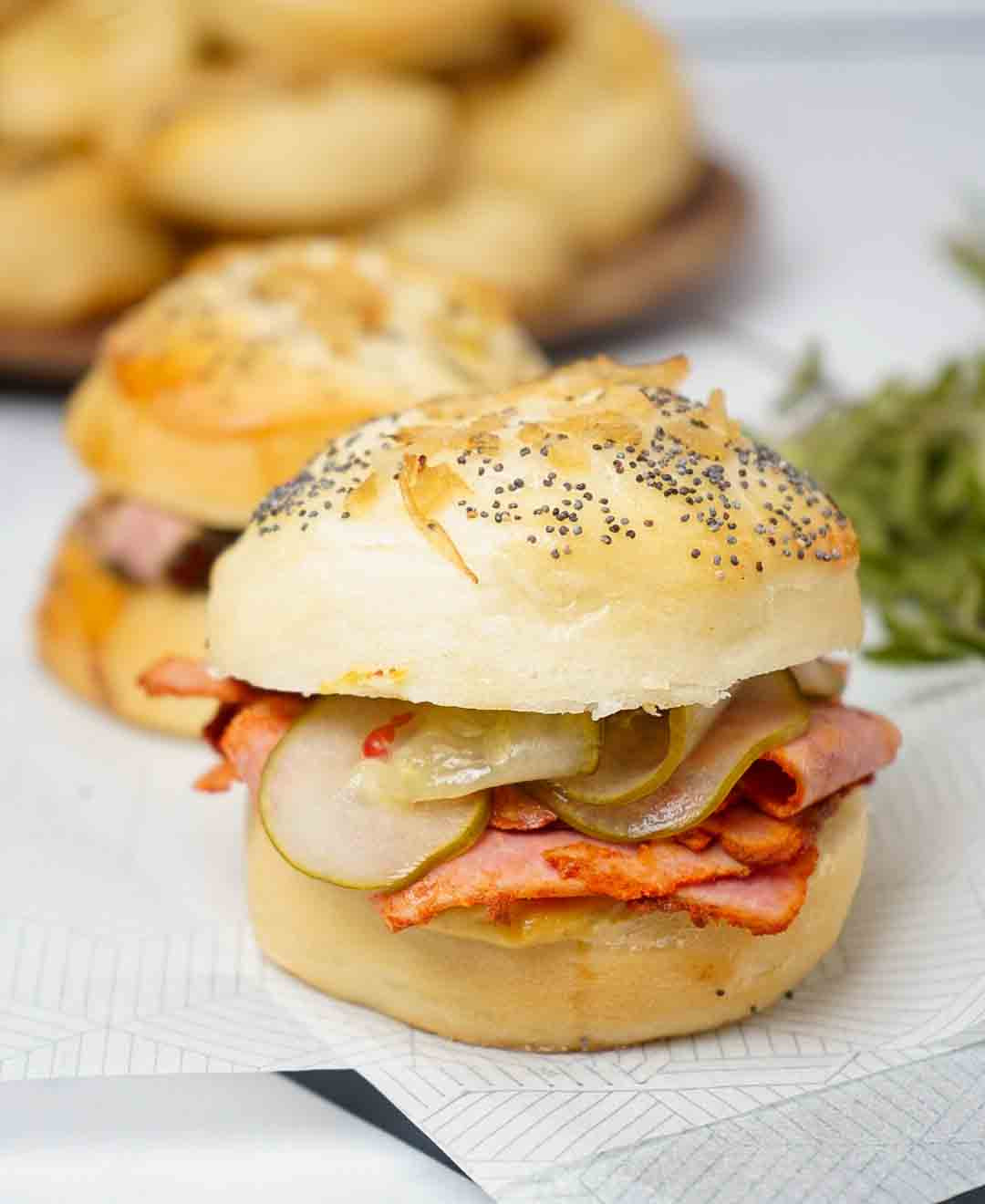 PAN PLETZALEJ Y PASTRÓN - Cocineros Argentinos