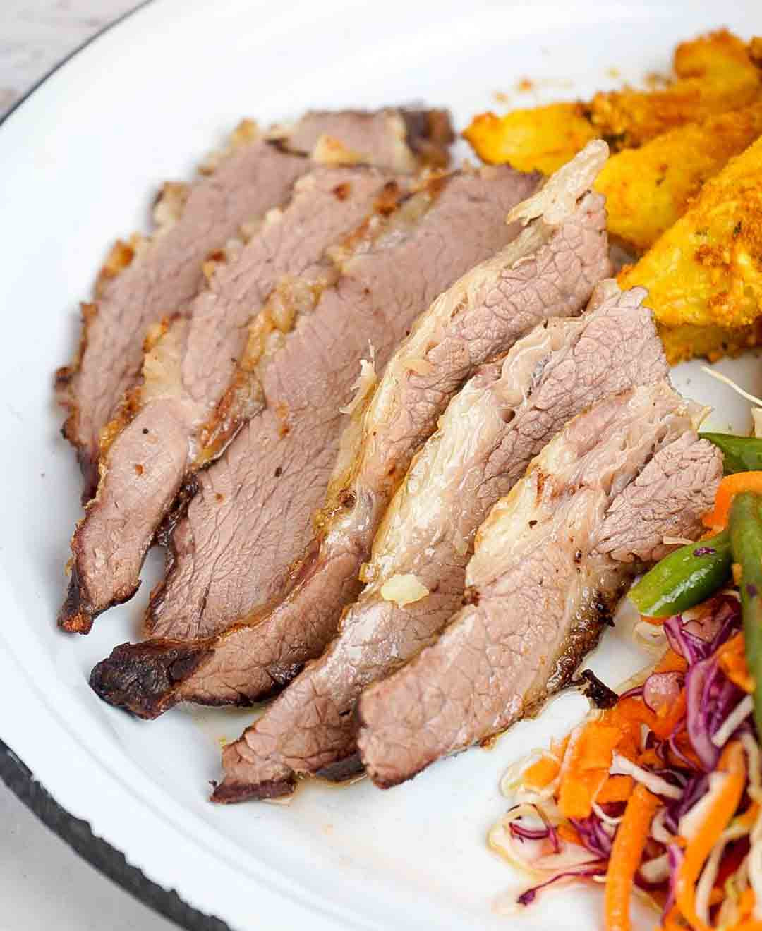 MARUCHA AL HORNO CON PAPAS Y ENSALADA - Cocineros Argentinos