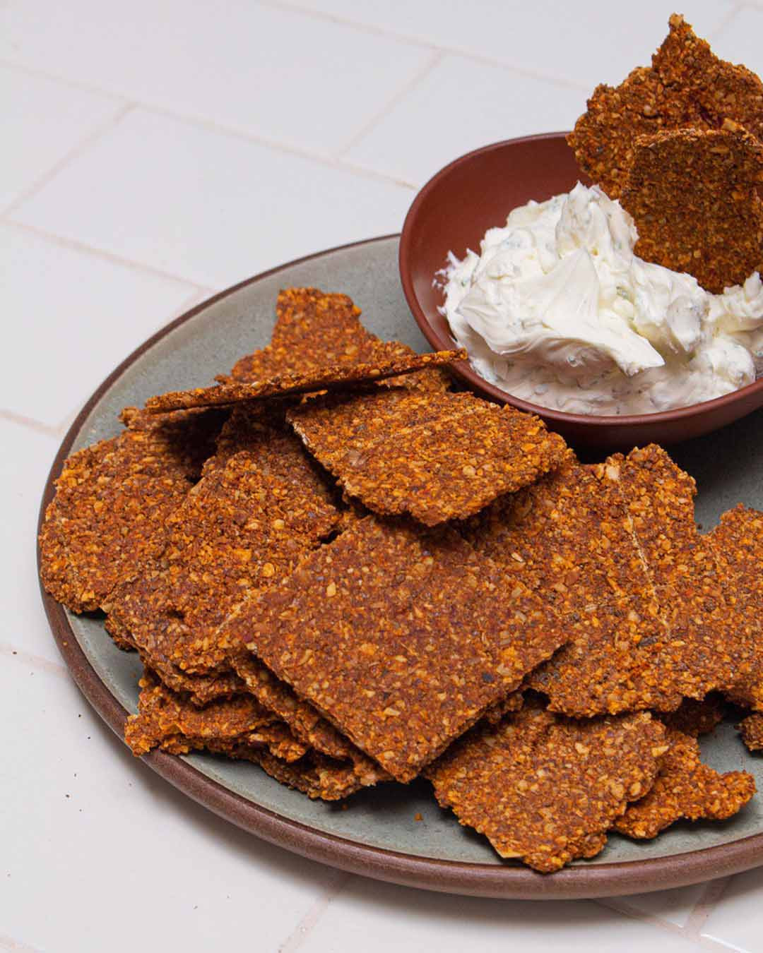 RAW CRACKERS DE TOMATES SECOS Y ACEITUNAS - Cocineros Argentinos
