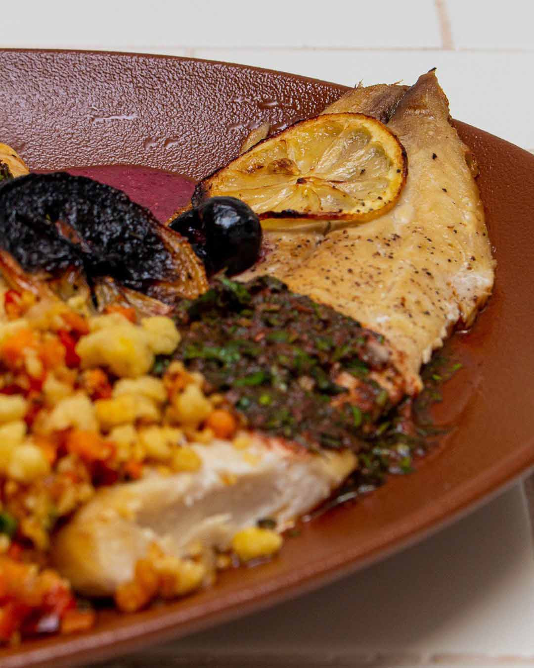 PACÚ CON REVIRO, VEGETALES Y CHIMICHURRI DE MONTE - Cocineros Argentinos