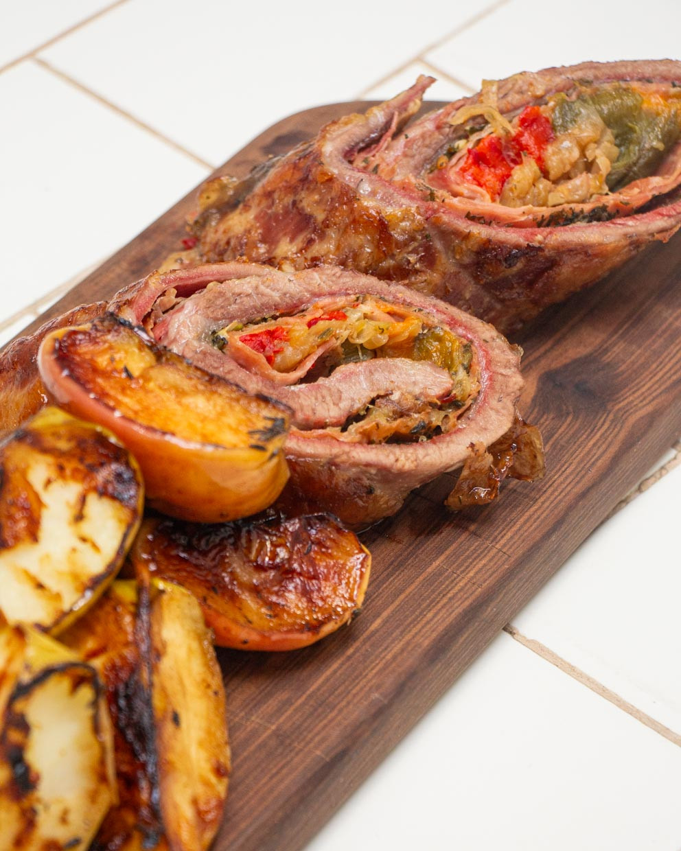 MATAMBRE ARROLLADO CON PERAS GRILLADAS - Cocineros Argentinos