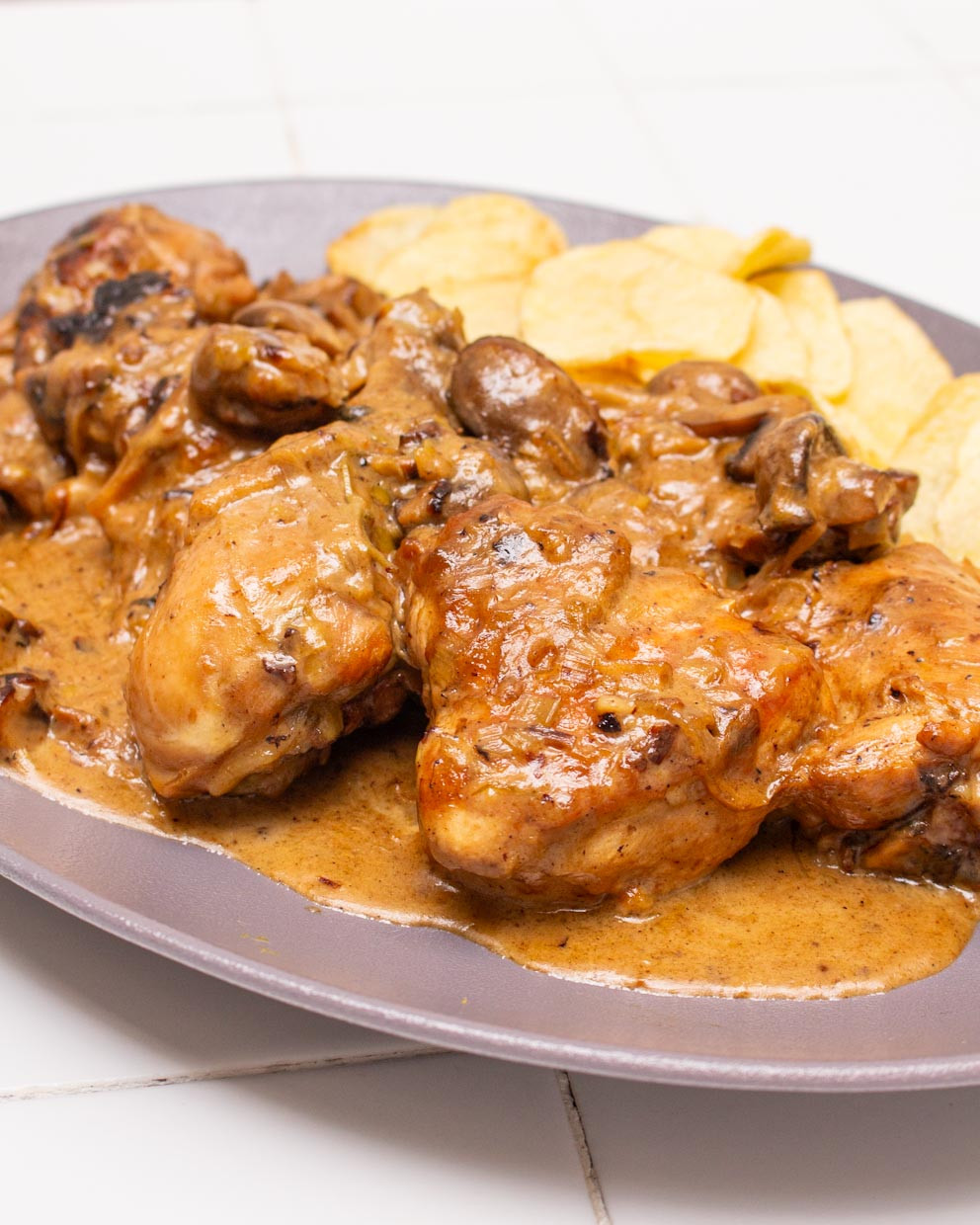 POLLO AL CHAMPIGNON CON PAPAS ESPAÑOLAS AL PEREJIL - Cocineros Argentinos
