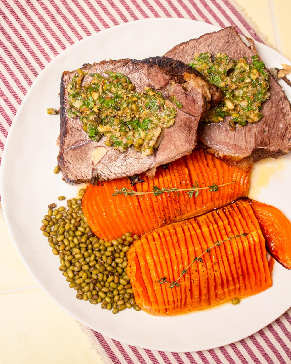 PALETA A LA CACEROLA CON CALABAZA HASSELBACK - Cocineros Argentinos