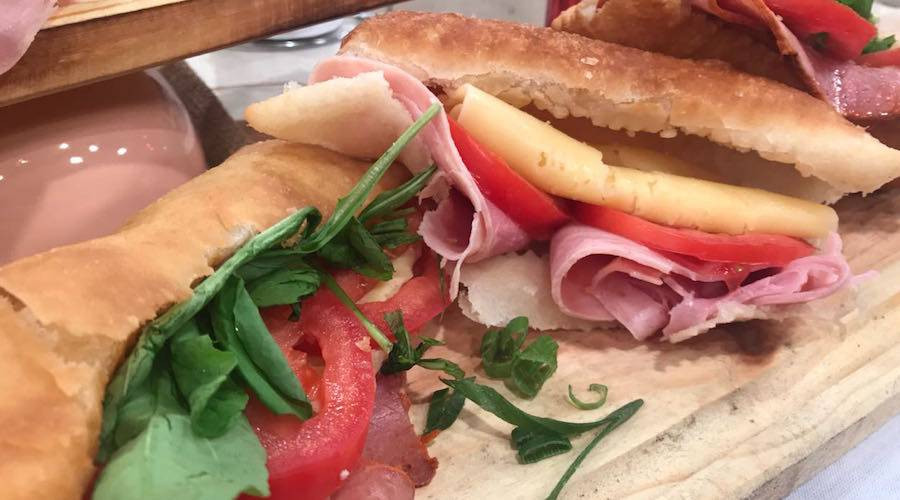 Sándwiches de pan frito inflado - Cocineros Argentinos